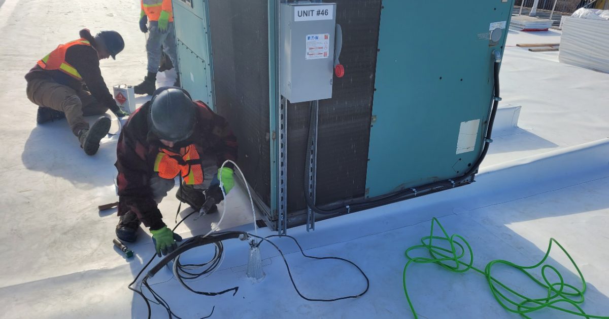 Rooftop HVAC Unit Removal and Re-installation | Roberts Onsite